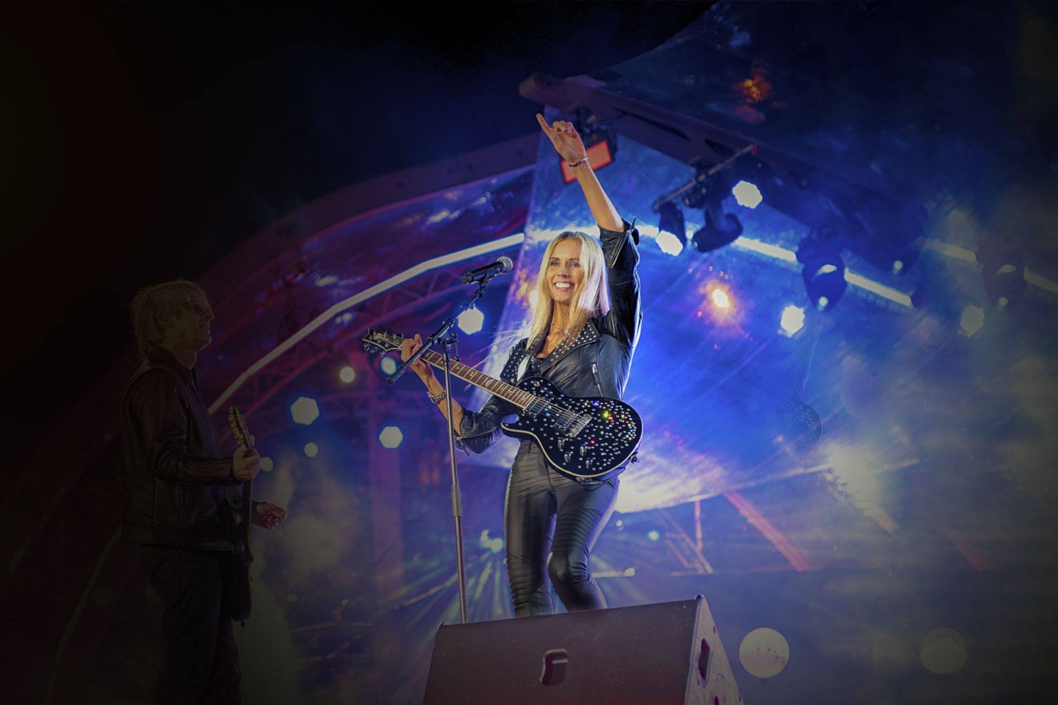 Jenice - Sängerin - Gitarristin - Model -Moderatorin